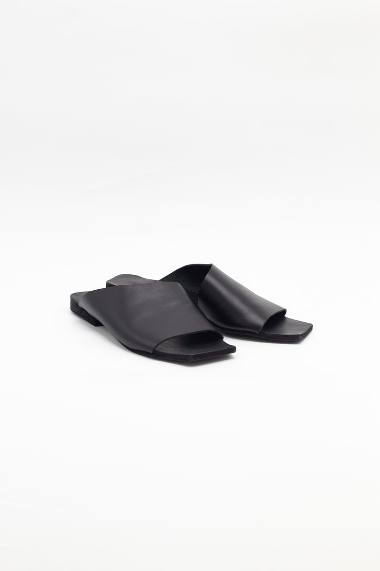 new – Hannah Lavery