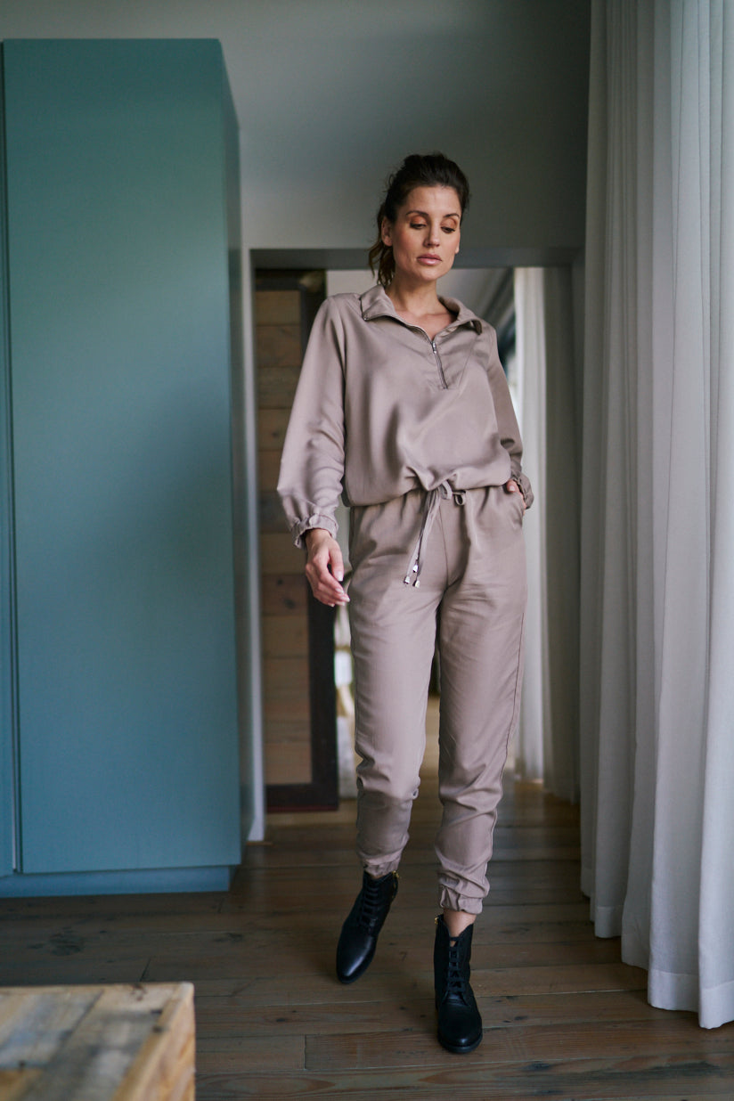 new – Hannah Lavery